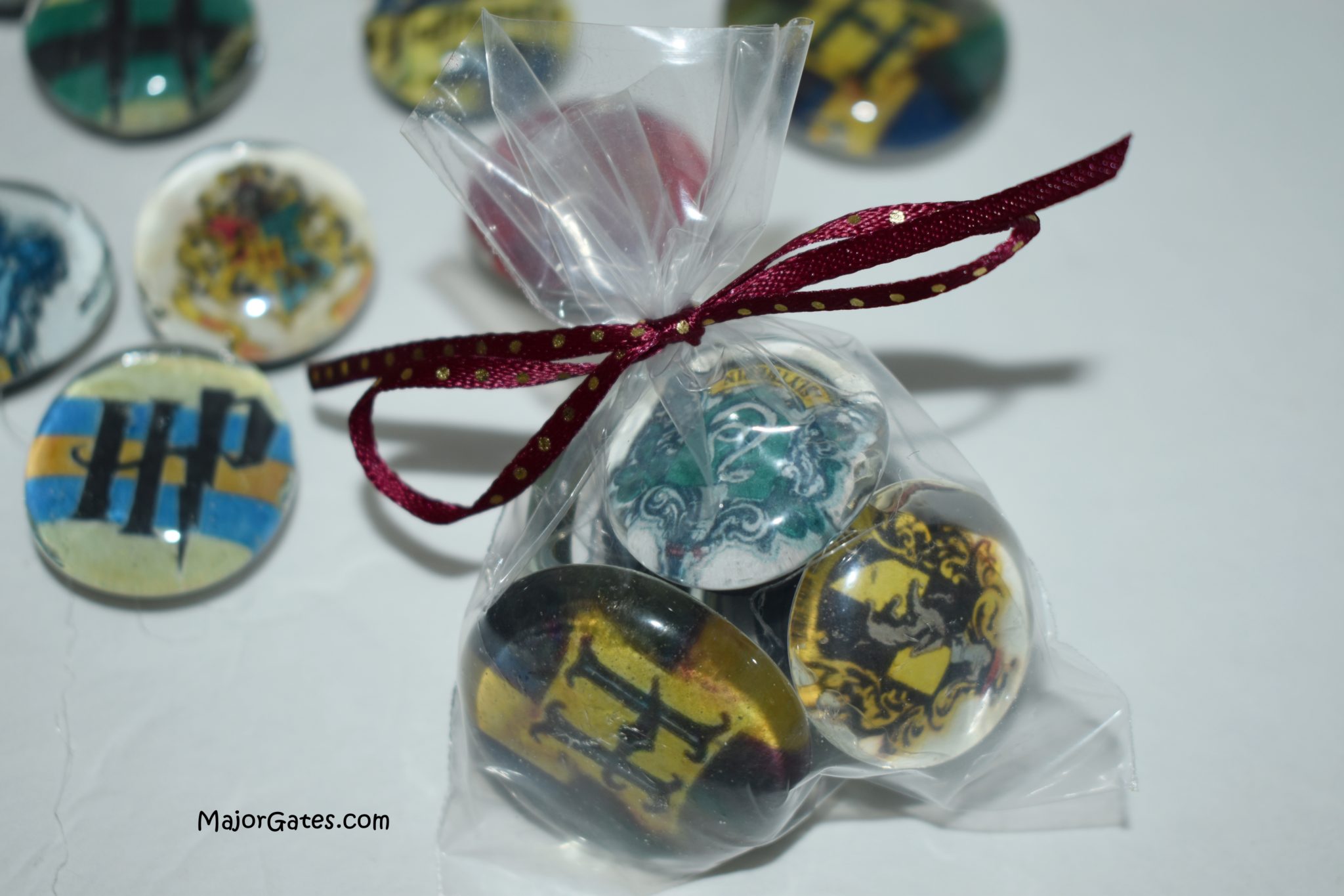 Essentials For Paper Scrapbooking · Major Gates